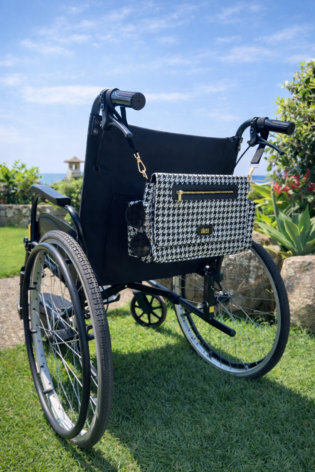 Universal Mobility Bag - Black & White – ILITI